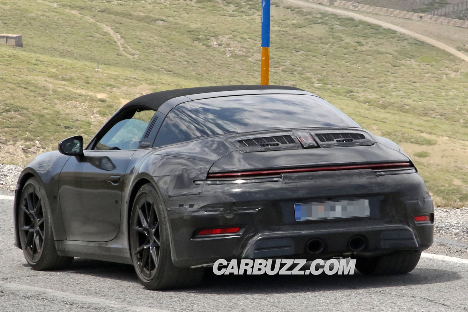 Porsche 911 Targa được làm lại đã được bắt gặp ở ngoài. - Trải Nghiệm Sống